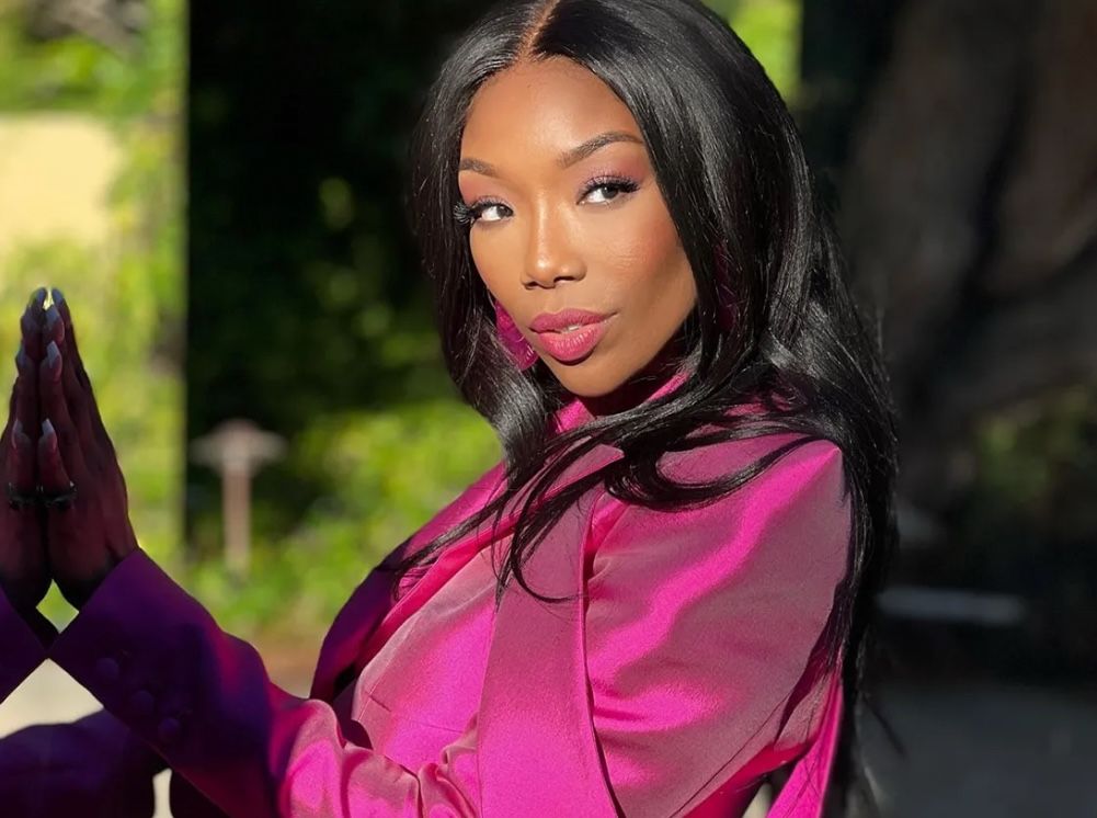 Cantora Brandy sofre convulsão e é hospitalizada em Los Angeles
