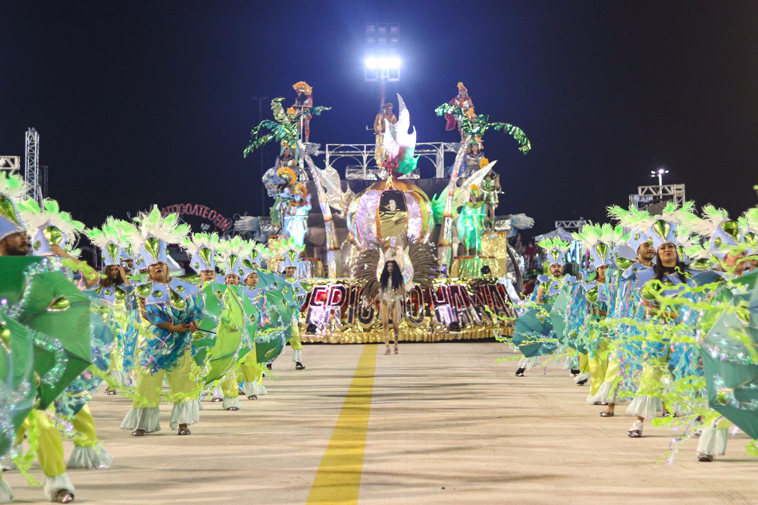 Segunda noite do desfile das escolas tem disputa acirrada no Carnaval