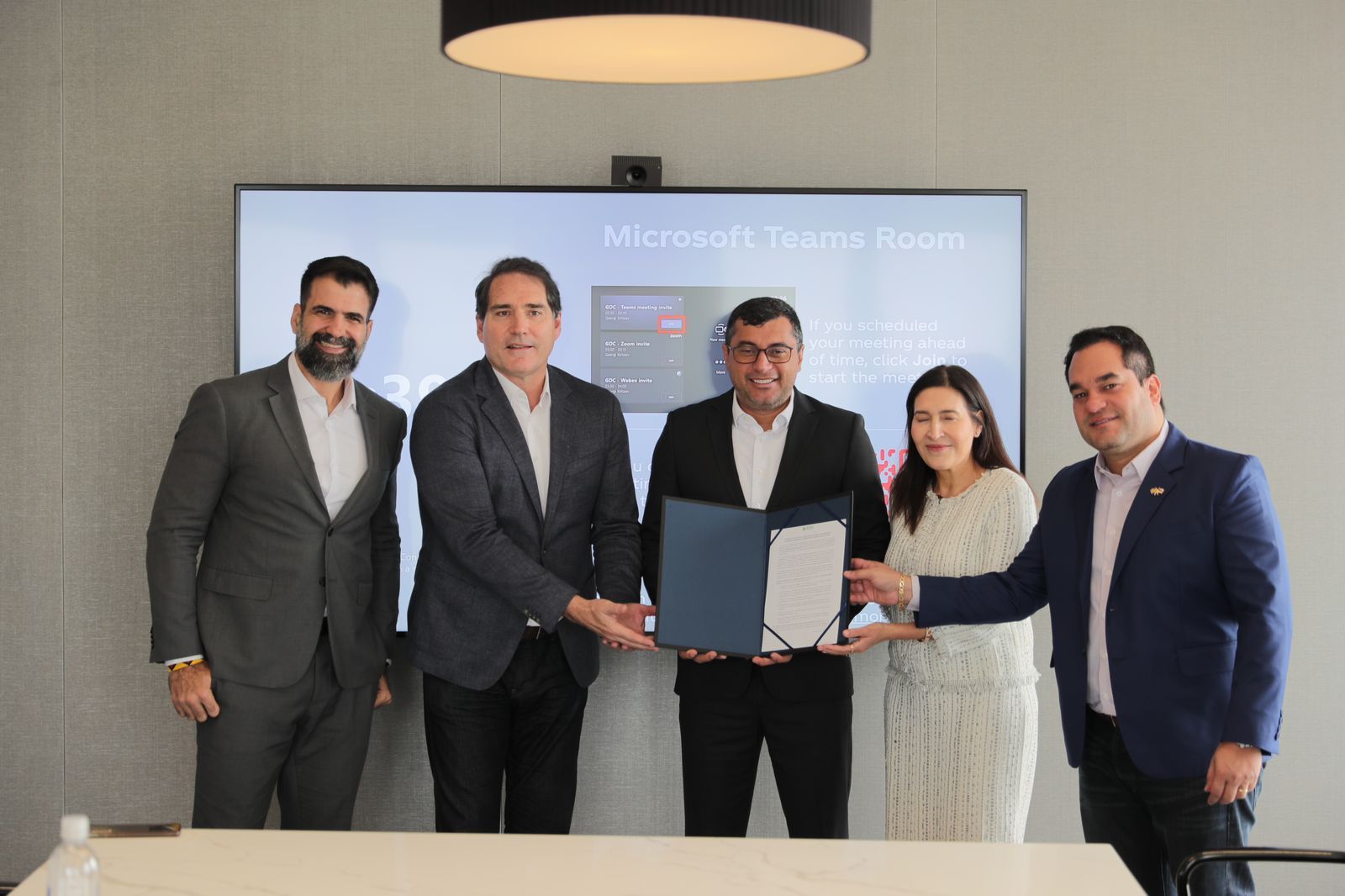 Wilson Lima convida Coca-Cola a renovar parceria com o Amazonas